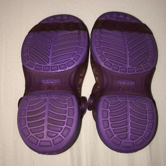 CROCS | Shoes | Euc Purple Heart Detailed Crocs | Poshmark